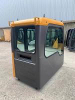 China Excavator Operate Cabin Steel Construction 1000pcs Monthly Capacity for Tracked and Wheeled Excavators for sale