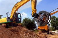 China Maximized Grapping capacity 0.52CBM Rotary Screening Bucket for 5-40 Tons Excavator for sale