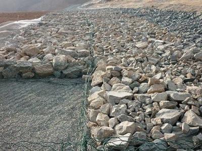 China 3/4 Inch Hexagonal Wire Netting Sand Control River Remediation Seg Mesh Basket for sale