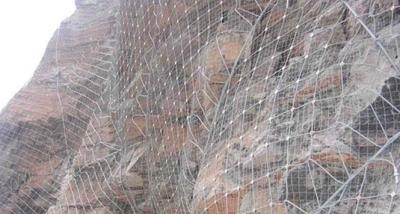 China 60*80 Gabion Steel Mesh Double Twisted Hexagonal Woven Metal Mountain Protection Net for sale