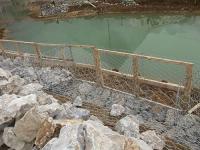 China Machine Woven Double Twisted Hexagonal Sek Gabion Mesh 3x1x1m for sale