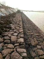 China 60*80mm Flexible Anti Erosion Gabion Wall Wire Mesh Revetment for sale