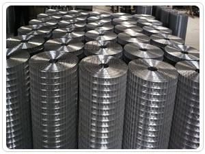 China 316/316L /304L/304 Stainless Steel Welded Wire Mesh 0.4M-2M Width Anti Oxidation for sale