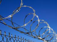 China Iron Galvanized Razor Barbed Wire 10M For Warehouses for sale