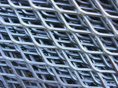 China Heavy Anti Dazzle Stainless Wire Mesh Sheet Tensile Aluminum Expanded Mesh Sheet 100mm for sale