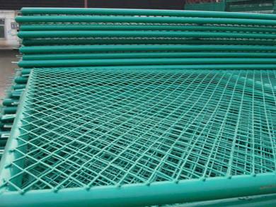 China Framework Euro Welded Fence 8 Gauge Welded Wire Mesh 80x160mm for sale
