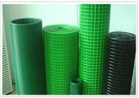 China 3.5mm Coated Welded Wire Mesh，7ft Galvanized Stainless Steel Mesh Roll for sale