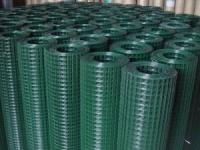 China 3.5mm PVC Coated Welded Wire Mesh , 7ft Galvanized Plastic Coated Wire Fence Roll for sale