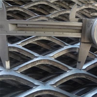 China Heavy Duty 15x25mm Galvanized Expanded Metal Mesh Low Carbon Steel for sale
