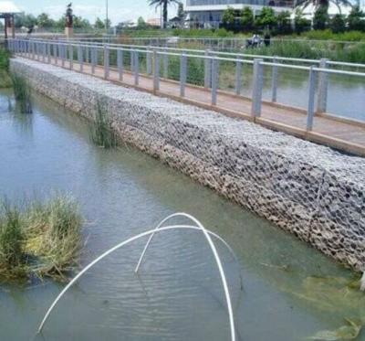 China Double Twisted Filling Gabion Baskets Revetment Landscape Net for sale