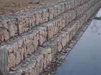 China 80x100mm Gabion Hexagonal Wire Mesh Security Cage Retaining Wall for sale