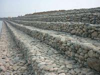 China 60x80mm Stone Cage Wire Mesh Low Carbon Steel Riverbed Stabilization Gabion Pad for sale