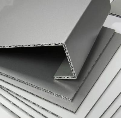 China 2mm Conductive Corrugated Plastic Sheet - 1200mm Width Matte PP Honeycomb Panel with Anti-Static Properties for sale
