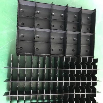 China Plastic Hollow Sheet 2-20mm Thickness with 85% Light Transmission for Construction and Packaging for sale