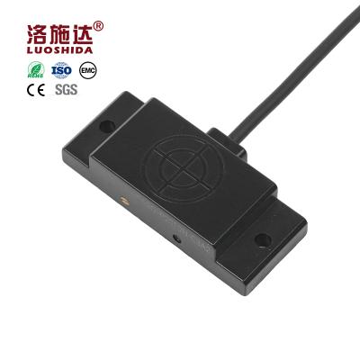 China Square Q20 npn/pnp  no/nc flush Capacitive proximity sensor 3 wire npn proximity switch 24v dc for sale