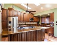 China 2000MM HPDL Contemporary Brown Solid Wood Kitchen Cabinets Farmhouse Cocina for sale