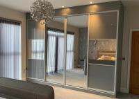 China 18MM Board Compact Bedroom Wardrobe Closets With Drawers Lacquer Finish Swing Doors for sale