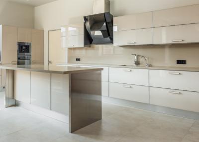 China 60CM Modern Decorating Above Modern Modular Kitchen Cabinets Melamine Finish for sale
