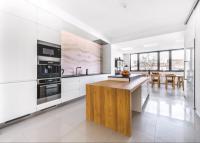 China 15mm Modern White Gloss Kitchen Cabinets Natural Wood Kitchen Cabinets Modern for sale