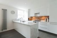 China White Modern Modular Kitchen Cabinet Blum Hardware And Nuomi Accessories for sale