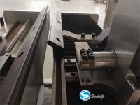 China 800-1300KG Plastic Tank Clinching Machine With 6--8 Cylinders for sale