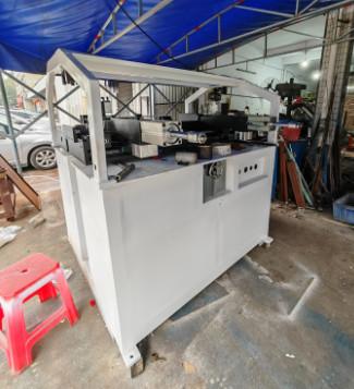 China Pneumatic Plastic Tank Clinching Machine With Dual Workstations 0.8Mpa Working Pressure Lightweight for sale