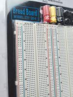 China 1660 Tie Point Round Hole Circuit Board Breadboard with Black Aluminum Plate for sale