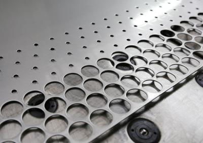 China Custom Solutions Stainless Steel 304 Perforated Mesh Sheet with Tensile Strength ≥ 500 MPa for sale