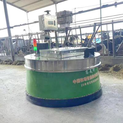 China Smart Robotic Feed Pusher Robot Keyless Go Cruise Control Timed Feed Pushing For Large Scale Ranch for sale
