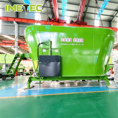 China Static Vertical Dairy Feed Tmr Wagon Mixer Machine Wear Resistance for sale