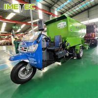 China 3m³ Capacity Hydraulic Transmission TMR Feed Spreader Truck with Wear-Resistant Manganese Steel Tank for Livestock Feeding for sale