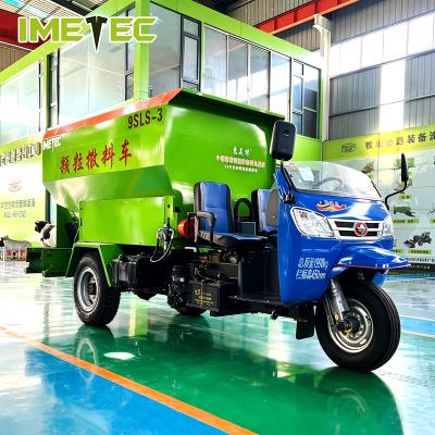 China 3m³ Capacity Hydraulic Transmission TMR Feed Spreader Truck with Wear-Resistant Manganese Steel Tank for Livestock Feeding for sale