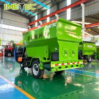 China 3m³ Capacity Hydraulic Transmission TMR Feed Spreader Truck with Wear-Resistant Manganese Steel Tank for Livestock Feeding for sale