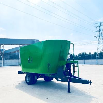 China TMR Feed Mixer Wagon with 8mm Q355B Manganese Steel Plate, 2-8cm Forage Cutting Length, and 6-24 m³ Capacity Options for sale