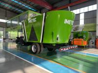 China 16 Cubic Meters Vertical Feed Mixer Wagon with Q355B Manganese Plate and Tungsten Carbide Coating for sale