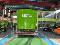 China 16 Cubic Meters Vertical Feed Mixer Wagon with Q355B Manganese Plate and Tungsten Carbide Coating for sale