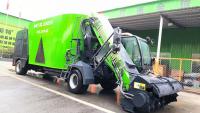 China Self-propelled Animal Feed  Mixer 3 Ton/H Capacity Diesel Engine Blender  CE ISO Certified High Quality Livestock Equipment for sale