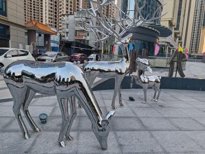 China ASTM Stainless Steel Products Mirror Deer Sculpture Yard Art Weather Resistant for sale