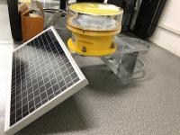 China Red Solar Aviation Obstruction Light Monocrystalline Silicon Flash Mode 20-60times/minute for Customer Requirements for sale