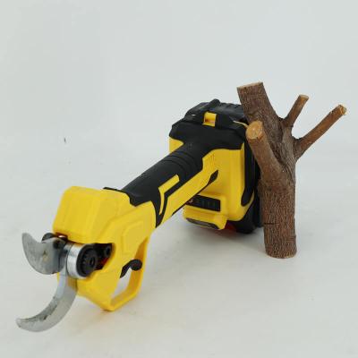 China Handheld Powered Electric Pruners Battery Pruning Shears 40mm 21V for sale