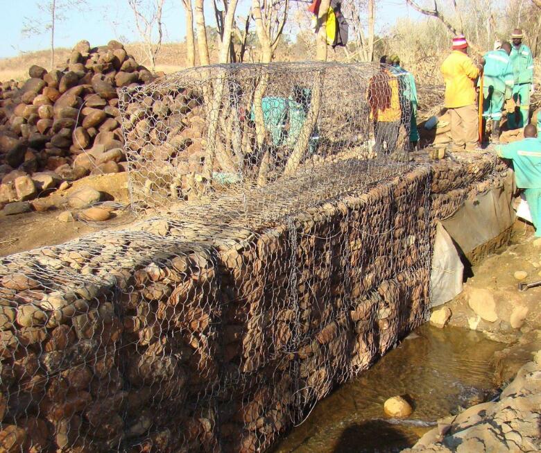 Easy Installation of Gabions