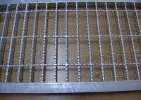 China Galvanized Serrated Steel Grating Anti Slip Welded Steel Silver / Black Color for sale