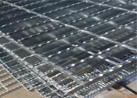 China Customized 30x3 Serrated Steel Grating With Twisted Bars Low Carbon Swage Locked for sale
