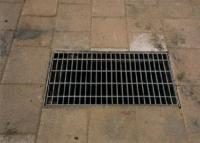 China SGS Metal Grates For Driveways / Rectangular Gutter 50 / 100mm Twisted Bar Pitch for sale