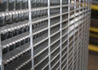 China Serrated Anti Skid Exterior Metal Stair Treads Carbon Steel Q235A Material for sale