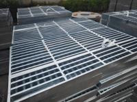 China Hot DIP Galvanized Catwalk Serrated Grating Metal Walkways Stainless Steel Weld Bar Platform Steel Grating for sale