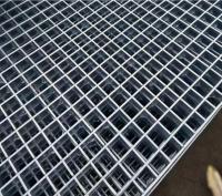 China Hot DIP Galvanized Catwalk Serrated Grating Metal Walkways Stainless Steel Weld Bar Platform Steel Grating for sale