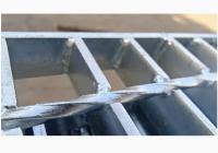 China Hot DIP Galvanized Catwalk Serrated Grating Metal Walkways Stainless Steel Weld Bar Platform Steel Grating for sale