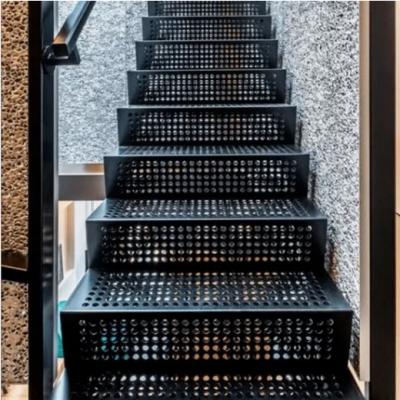 China Carbon Steel Galvanized Steel Stair Treads with Stainless Steel and Aluminum Options for Outdoor Use for sale