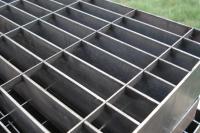 China Heavy Duty Pressure Locked Steel Grating G325/30/76 for Walkways and Platforms for sale